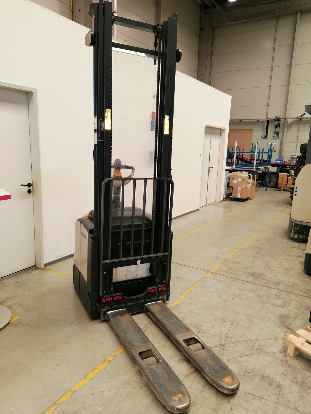 Crown ET4000-1.2 TL4240 targonca - QLM Logistics Solutions